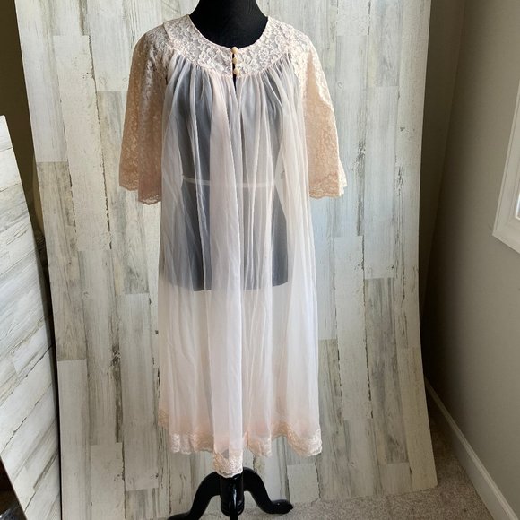 Shadowline | Intimates & Sleepwear | Vintage Shadowline Size Small ...